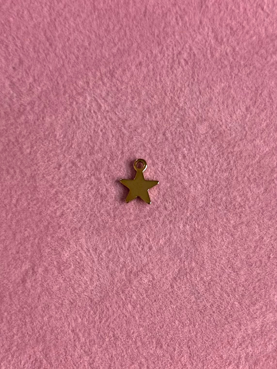 Charm étoile doré – SOLOR AVENUE